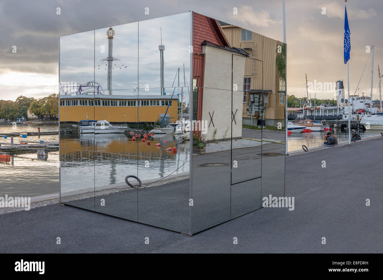 Box mirror hi-res stock photography and images - Alamy