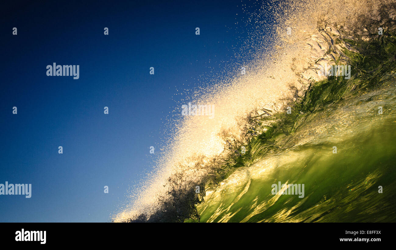 Blue sky and breaking wave hi-res stock photography and images - Alamy