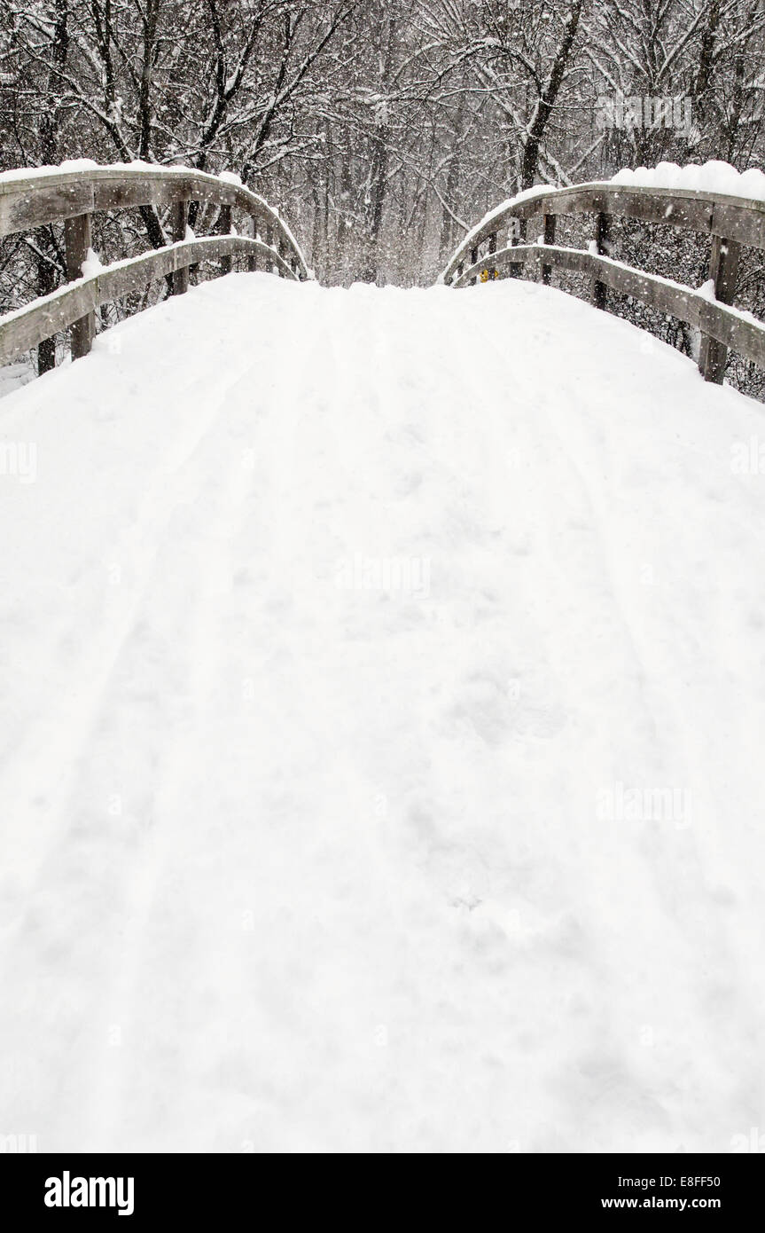 Bridge at winter hi-res stock photography and images - Alamy