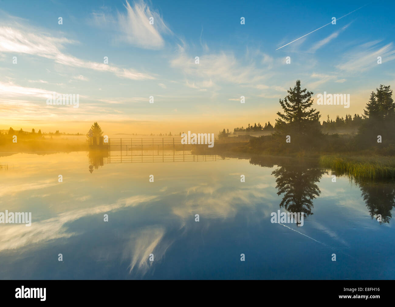 River landscape reflections hi-res stock photography and images - Alamy