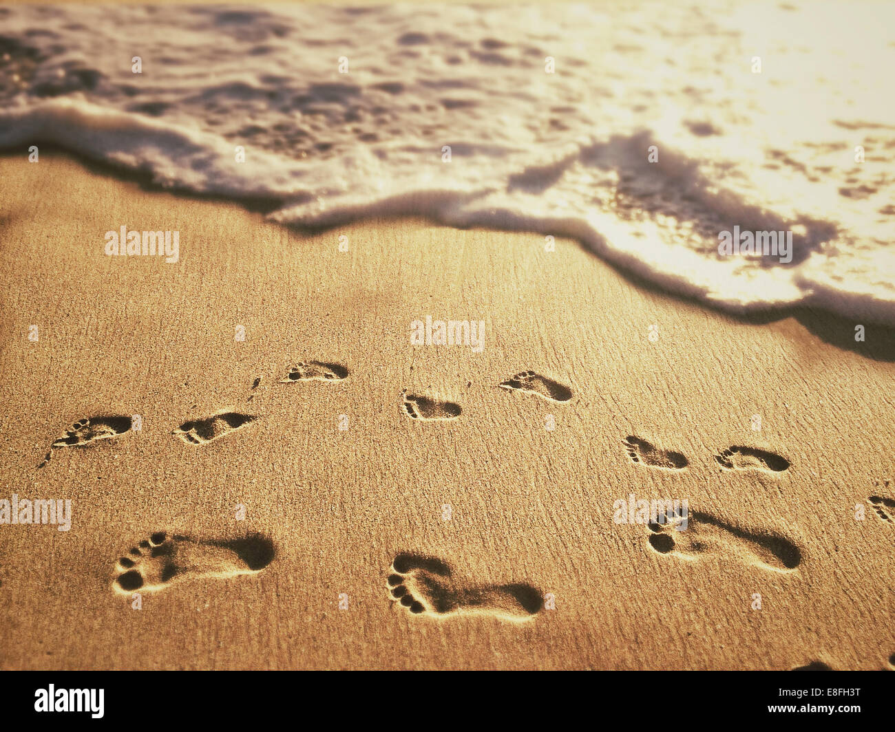 Footprints in the sand hi-res stock photography and images - Alamy