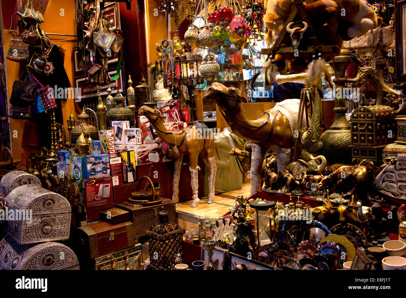 Oman, Muscat, Mutrah Souk traditional bazaar Stock Photo - Alamy