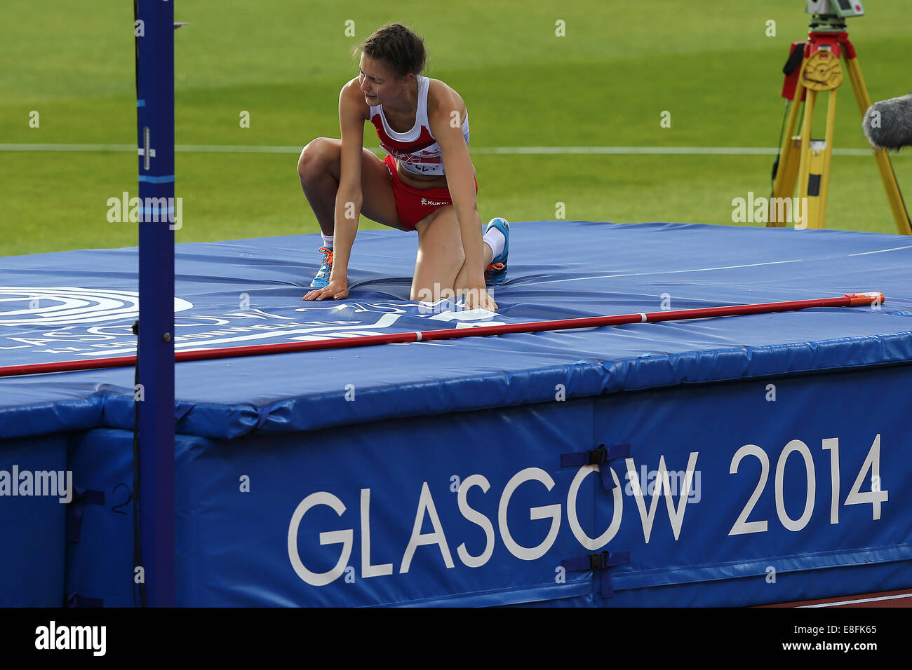 Isobel Pooley (ENG) wins the Silver Medal - Womens High Jump Final ...