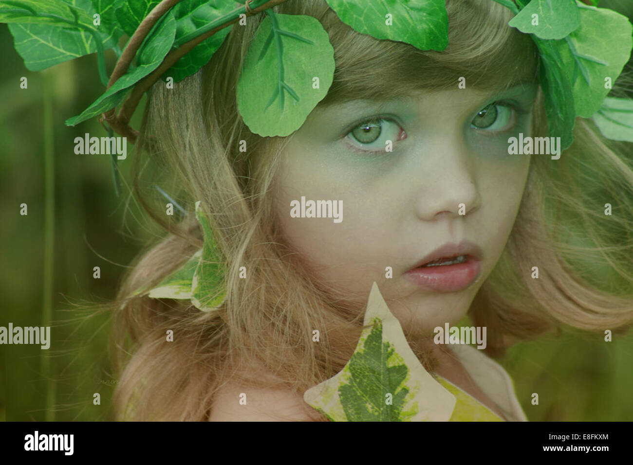 Girl by tree fantasy hi-res stock photography and images - Alamy