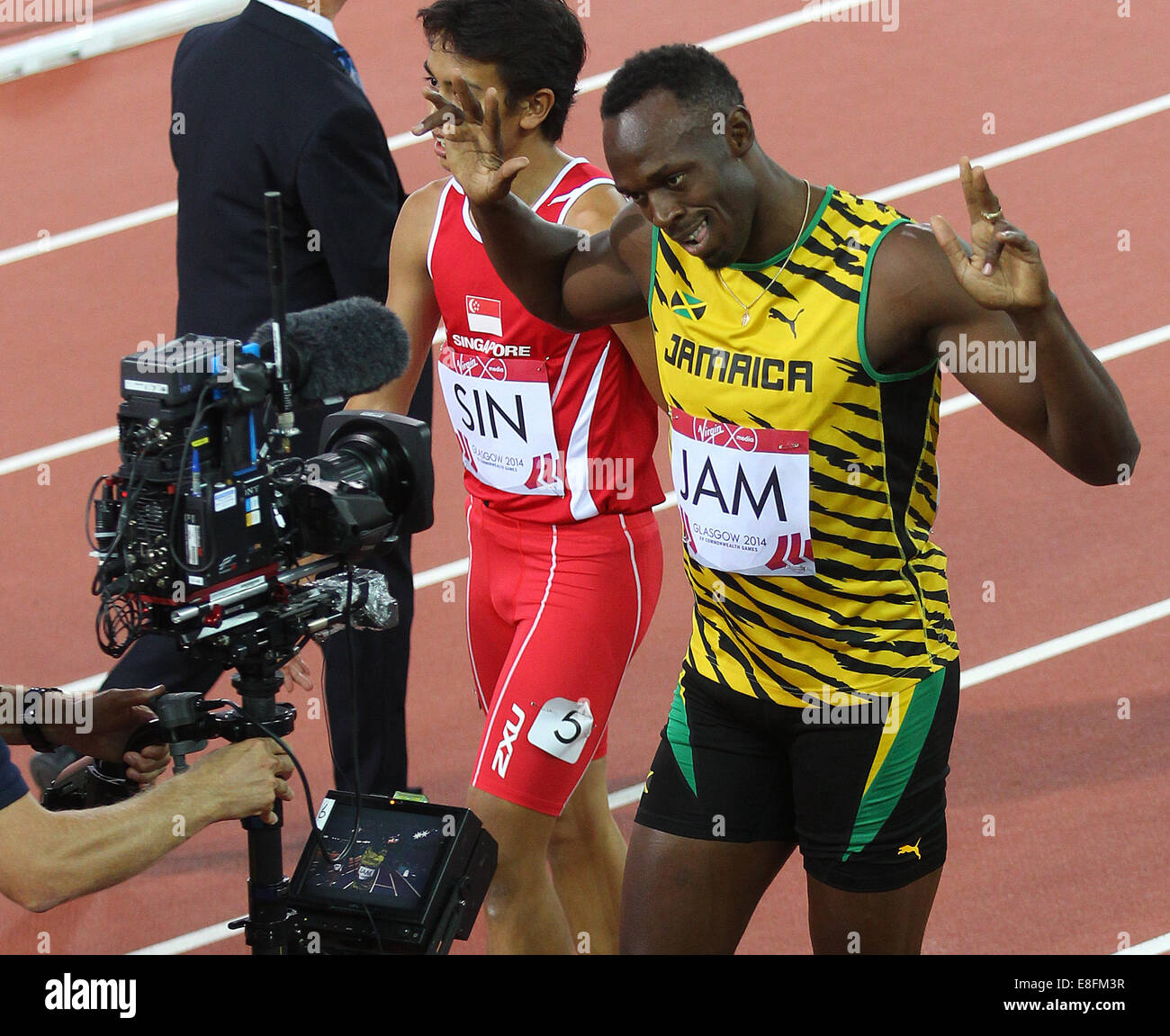 All cameras are on Usain Bolt (JAM) - Round 1, Heat 2, Mens 4 x 100m ...