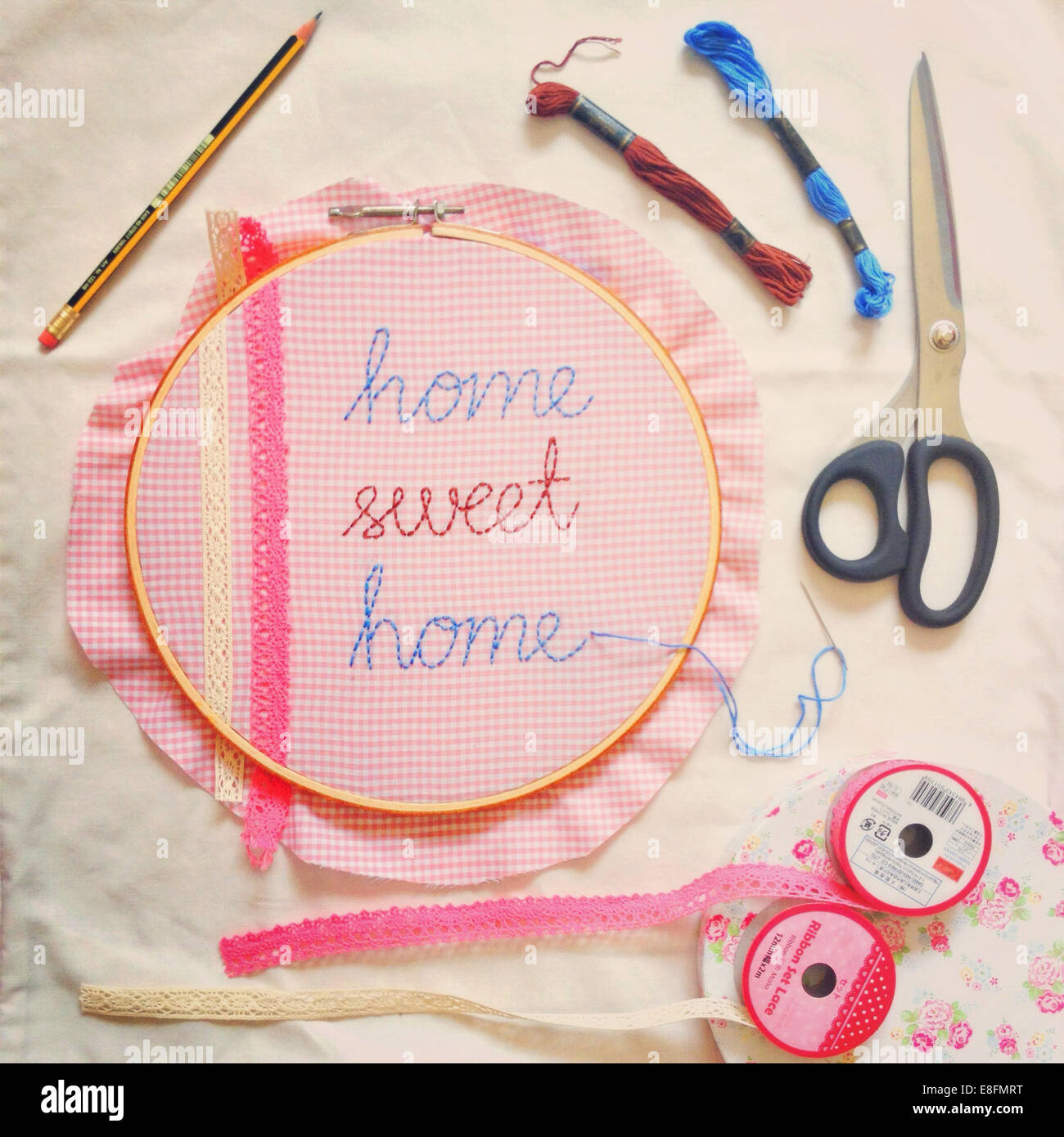 Mobile needle hi-res stock photography and images - Alamy