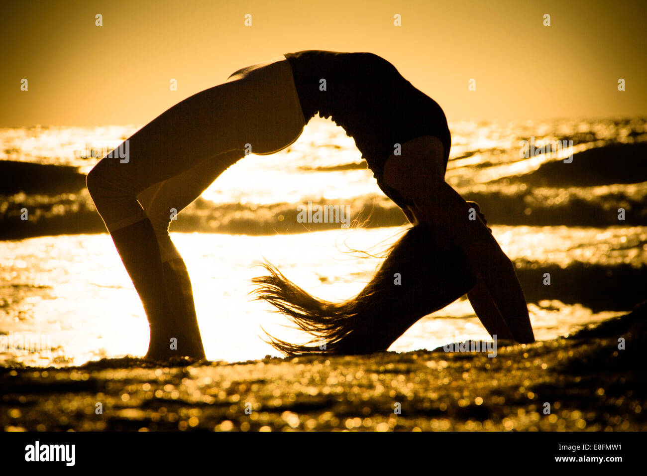 Backbend hi-res stock photography and images - Alamy