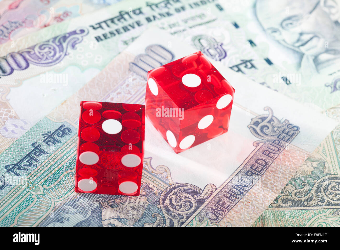 Indian one hundred rupee banknote hi-res stock photography and images ...