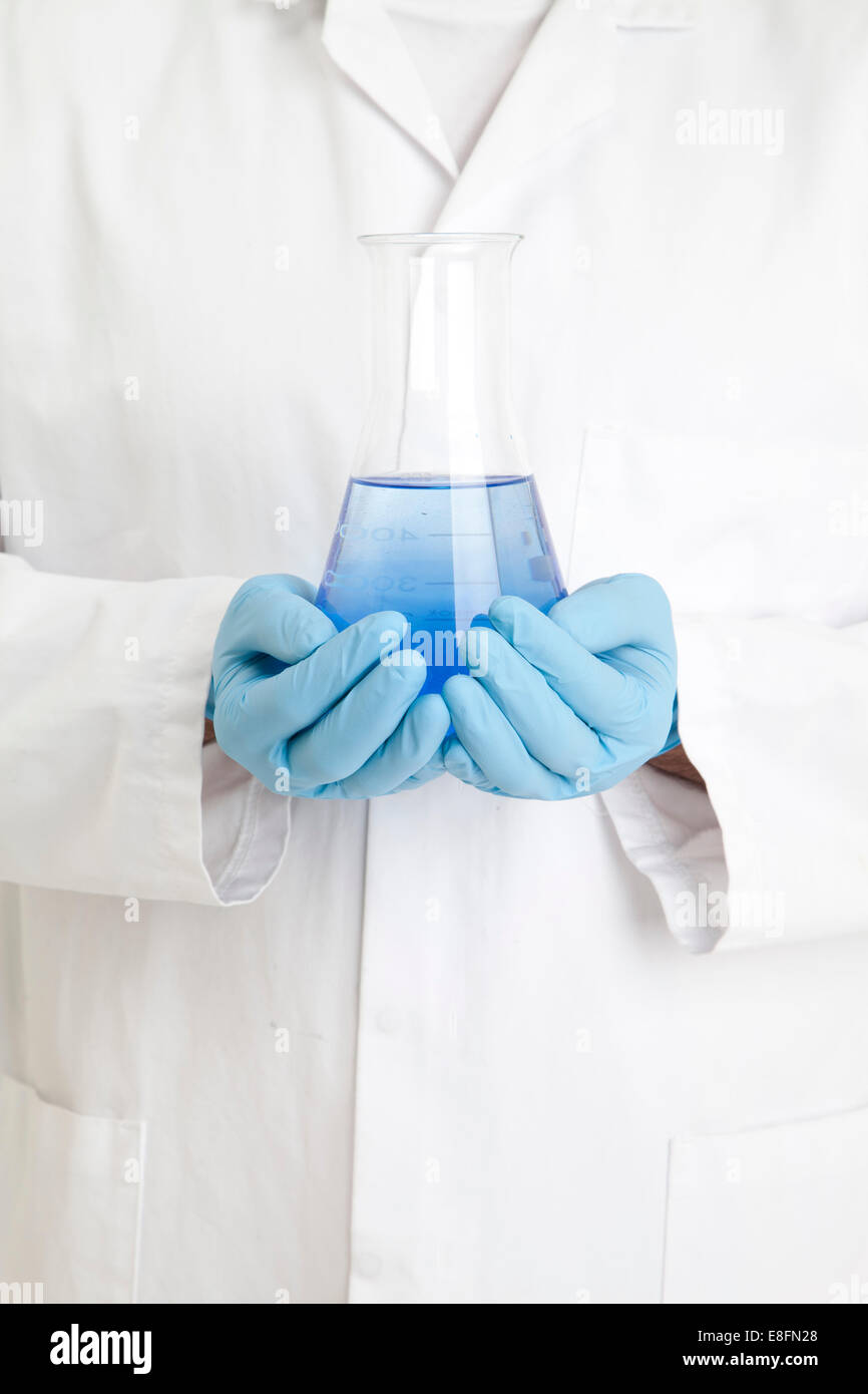 Blue conical flask hi-res stock photography and images - Alamy