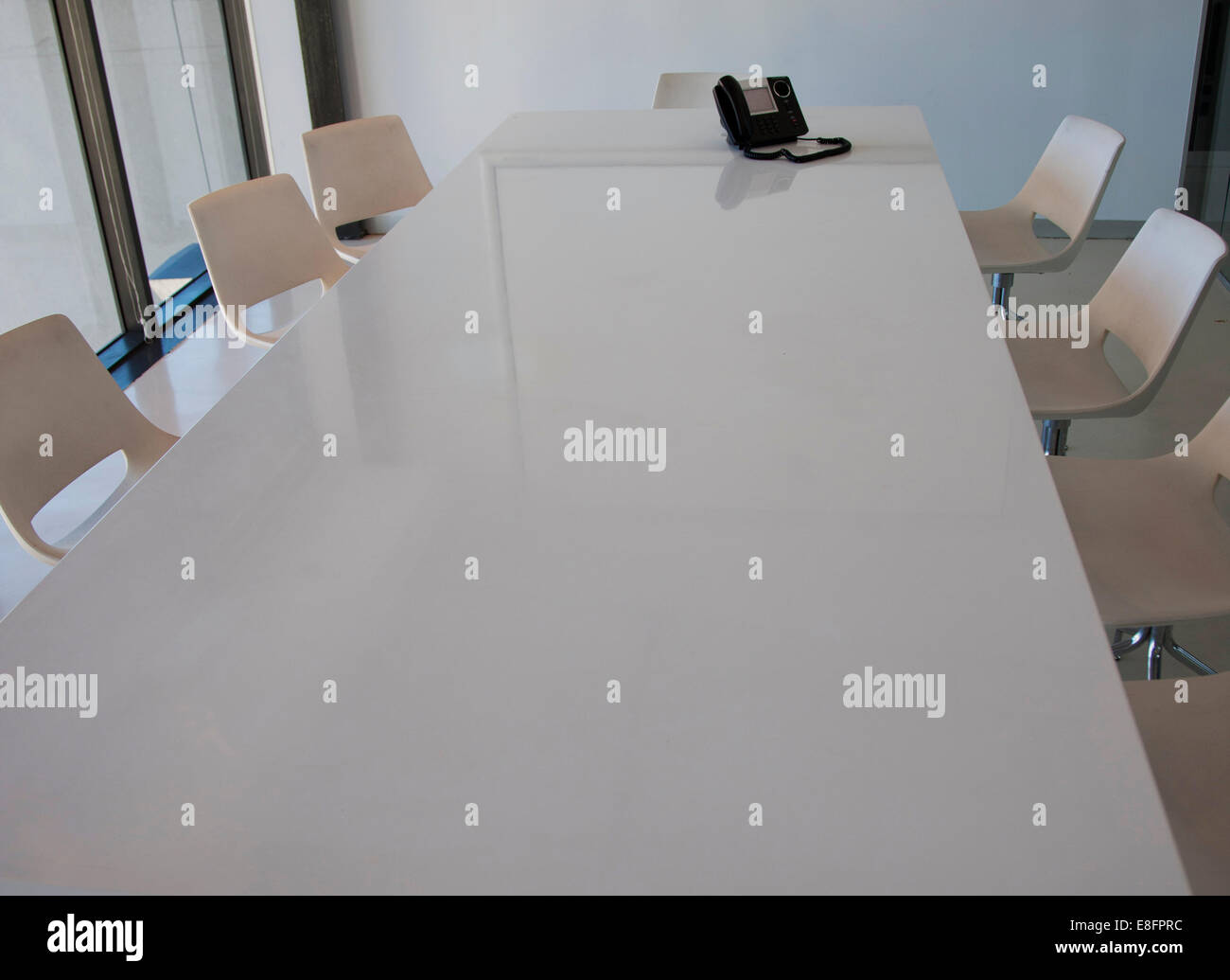 Empty meeting room in office hi-res stock photography and images - Alamy