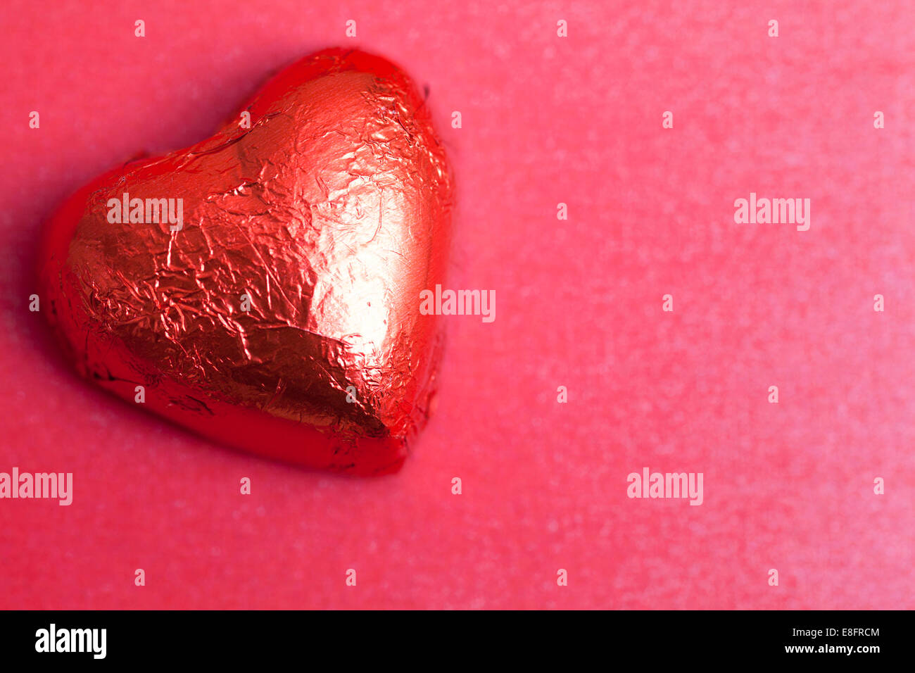 Red shiny foil background metallic hi-res stock photography and images ...