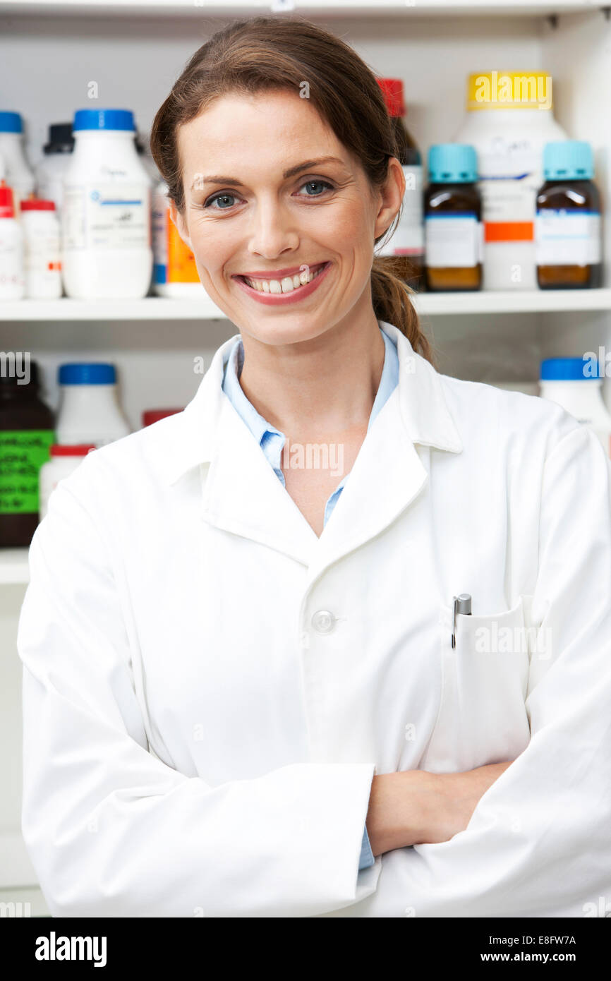 Portrait of a Smiling technician standing in laboratory Stock Photo - Alamy