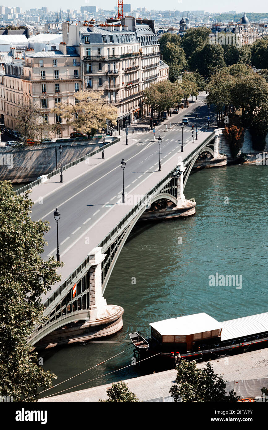 Paris bridge with no people Stock Photo - Alamy