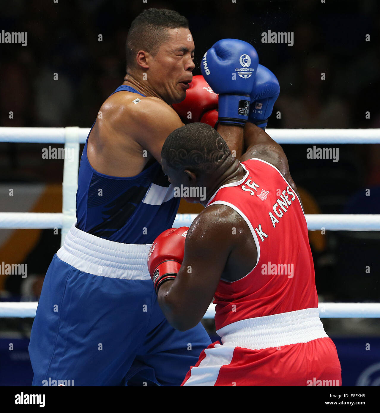 Joseph Joyce (ENG) (Blue) beats Keddy Agnes (SEY) (Red) - Boxing Super ...