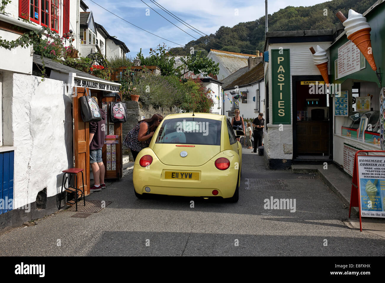 Narrow street of The Cornish village of Polperro prevent vehicle access ...