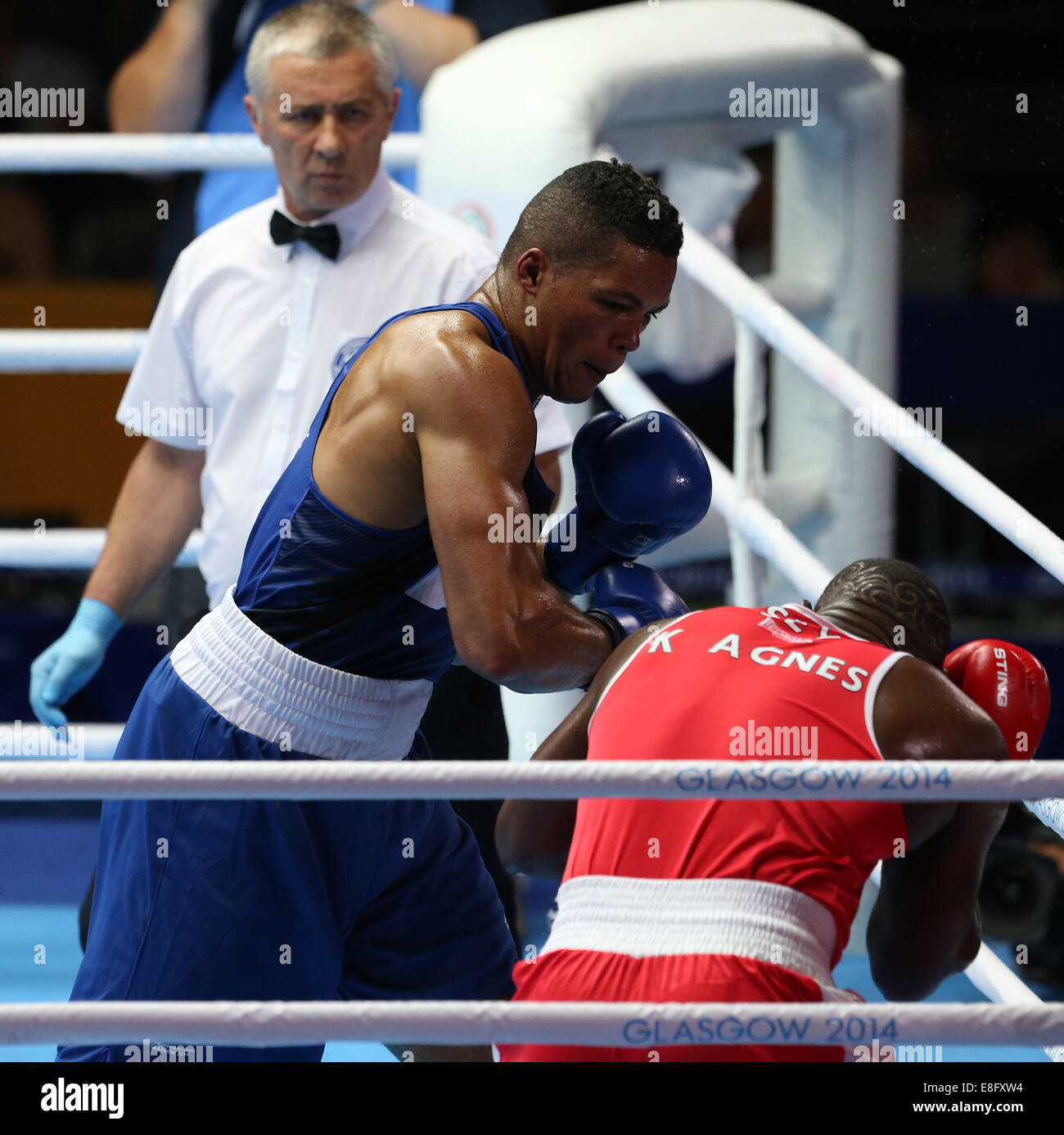 Joseph Joyce (ENG) (Blue) beats Keddy Agnes (SEY) (Red) - Boxing Super ...