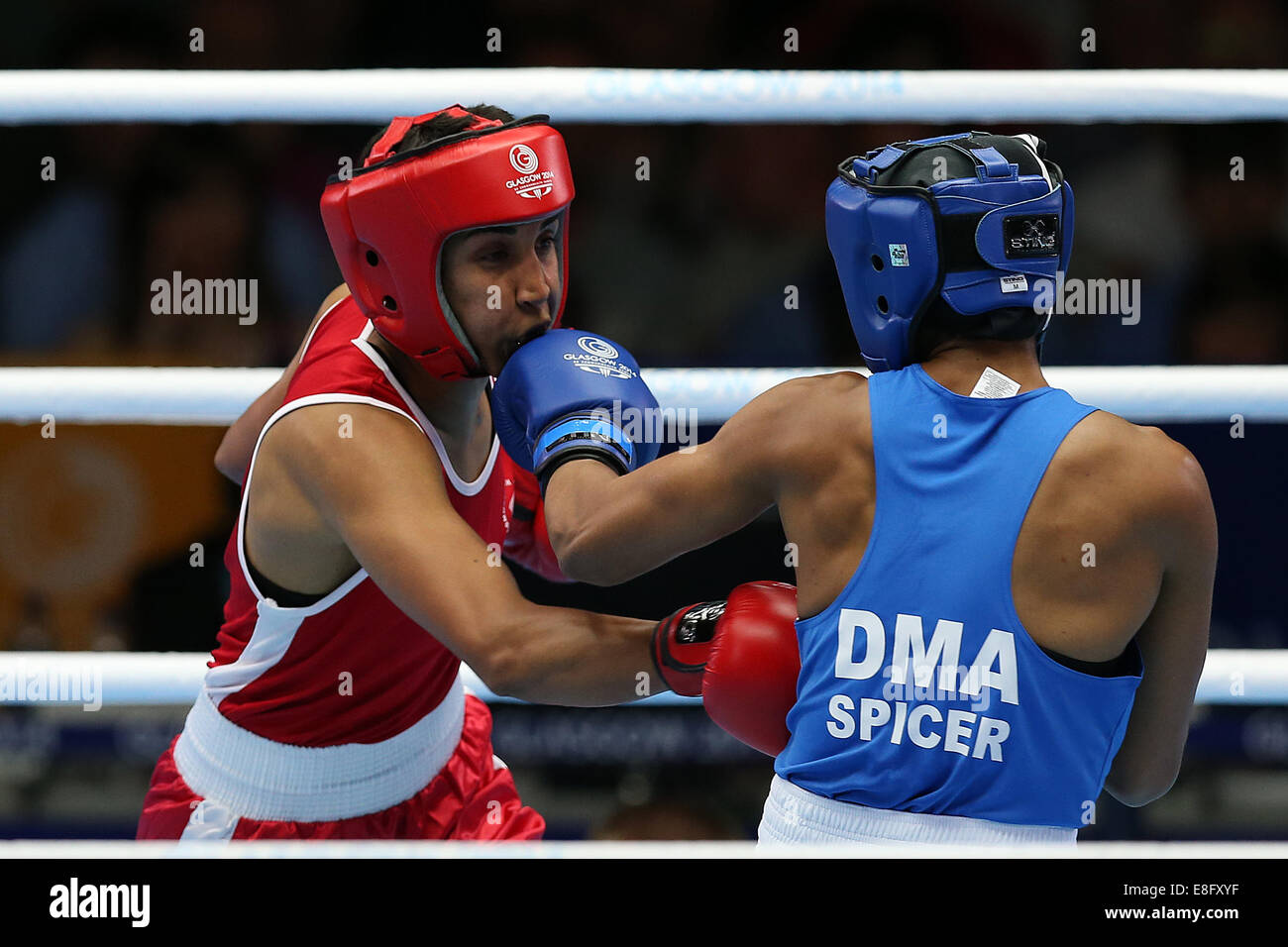 Valerian Spicer (DMA) (Blue) beats Alexis Pritchard (NZL) (Red). Round ...