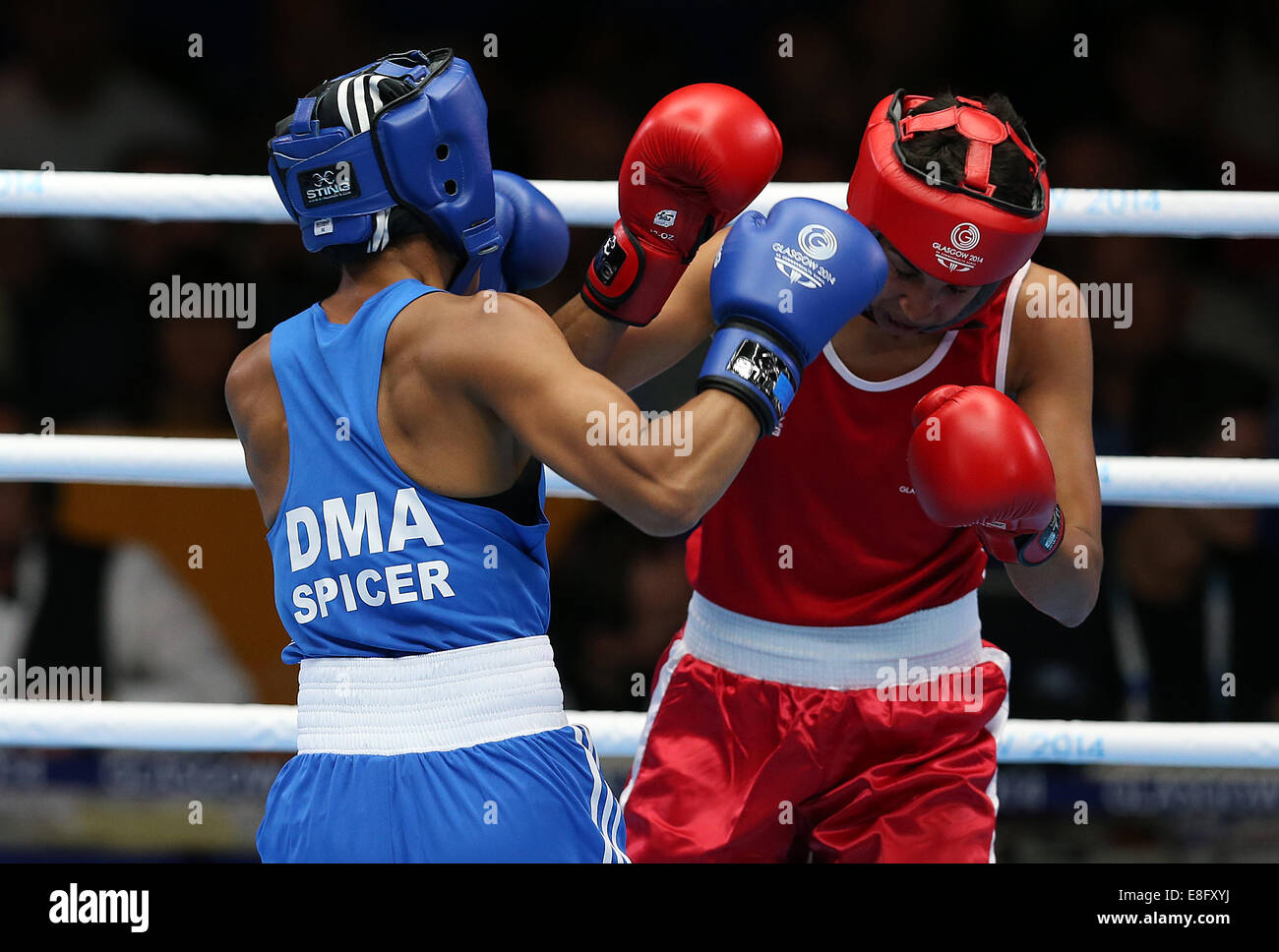 Valerian Spicer (DMA) (Blue) beats Alexis Pritchard (NZL) (Red). Round ...