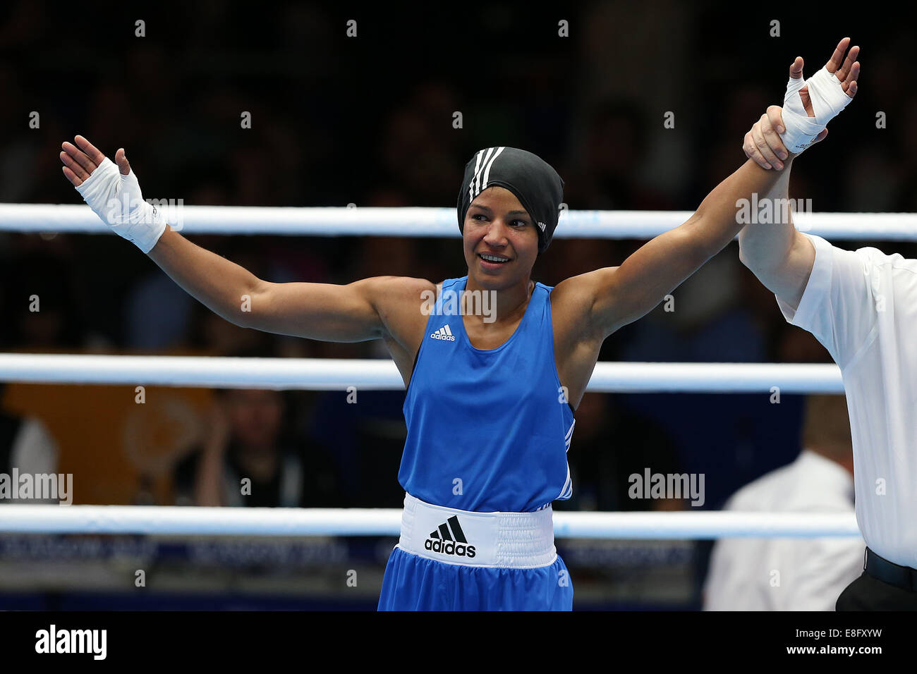 Valerian Spicer (DMA) (Blue) beats Alexis Pritchard (NZL) (Red). Round ...
