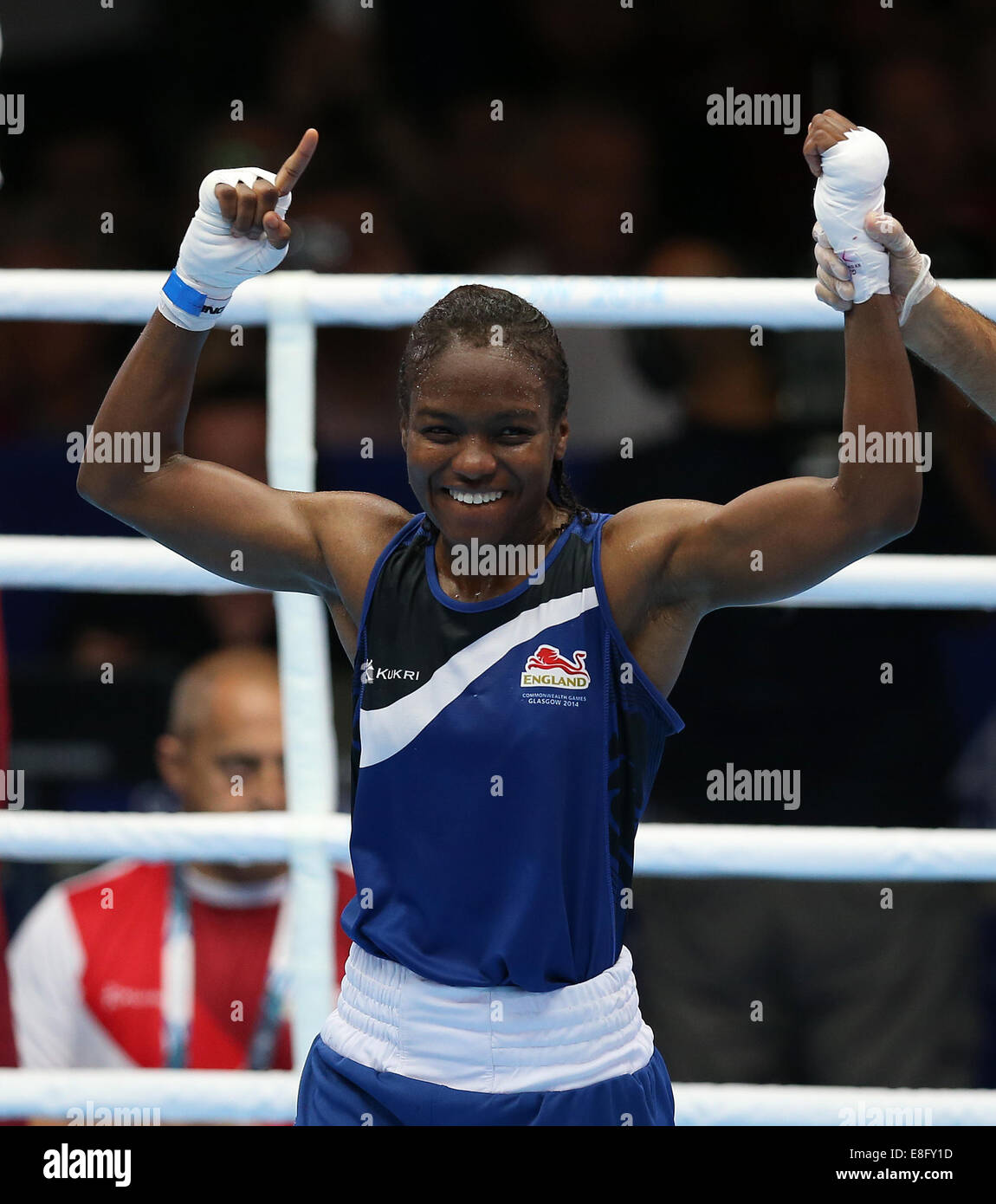 Nicola Adams (ENG) (Blue) beats Mandy Bujold (CAN) (Red) - Semi Final ...