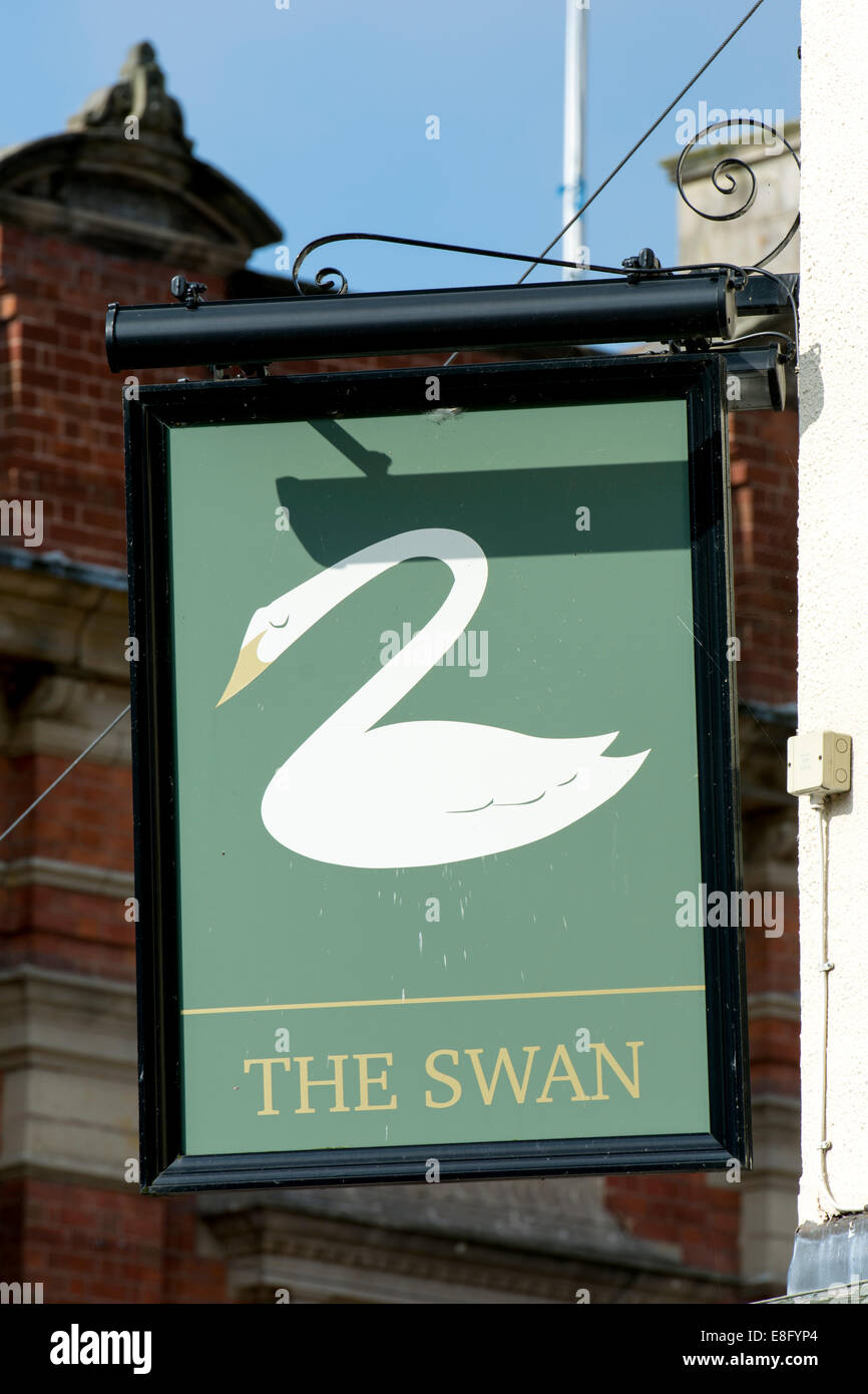The white swan pub sign hi-res stock photography and images - Alamy