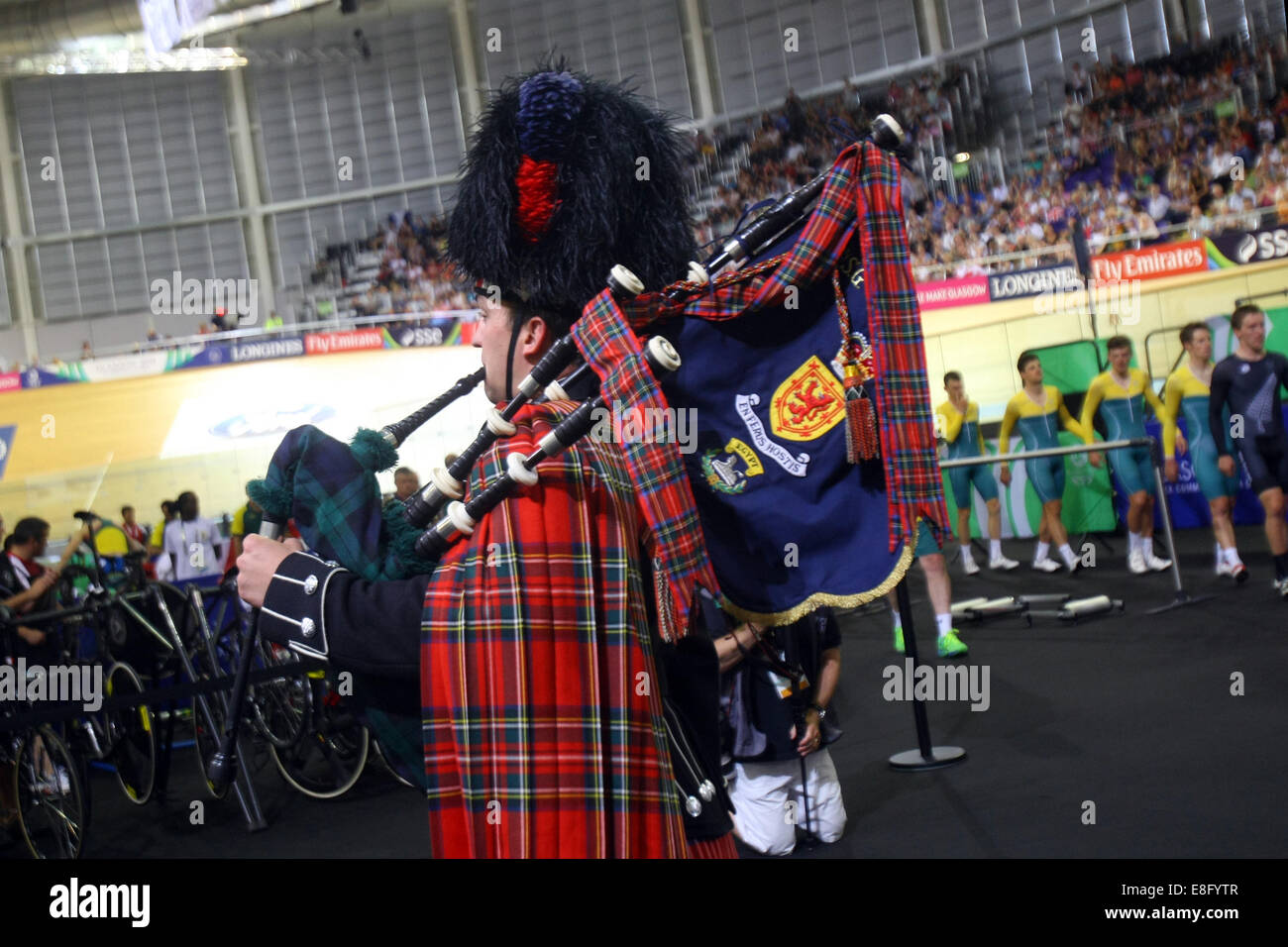 A piper plays the bagpipes during the Medal Cermony. Cycling - Mens ...