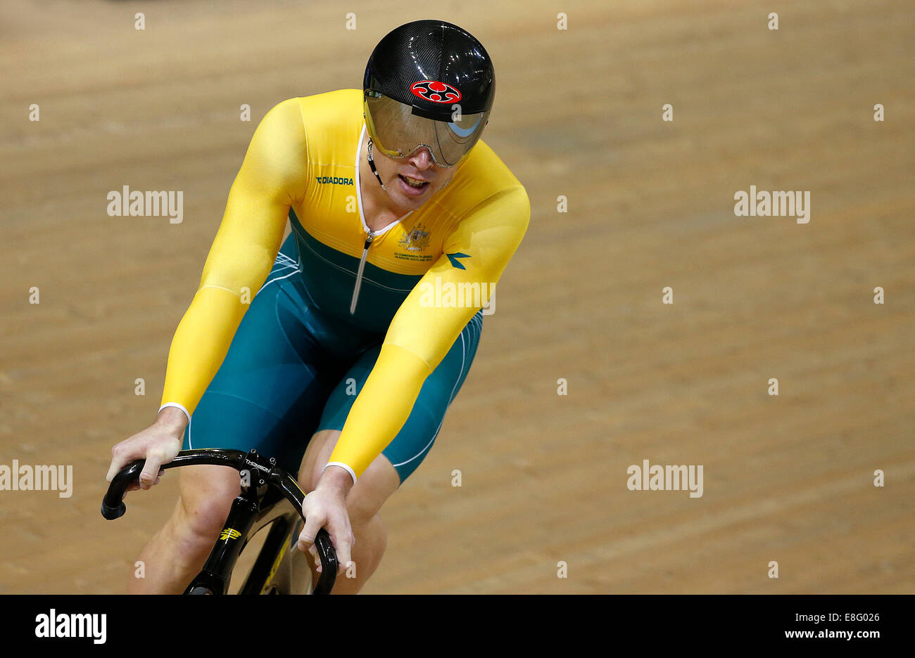 Commonwealth games mens team sprint hi-res stock photography and images ...