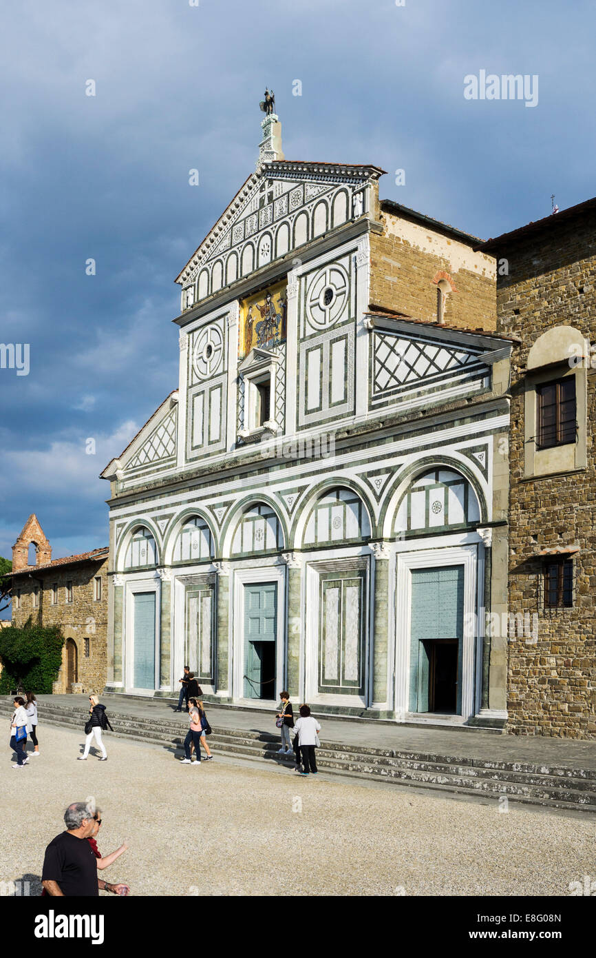 Romanesque facade 12th century hi-res stock photography and images - Alamy