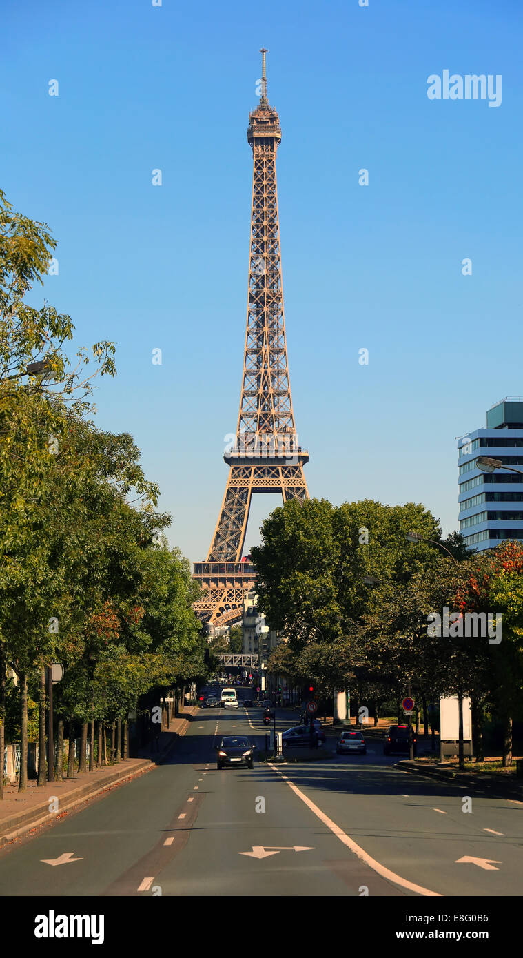 Eiffel tower street view hi-res stock photography and images - Alamy