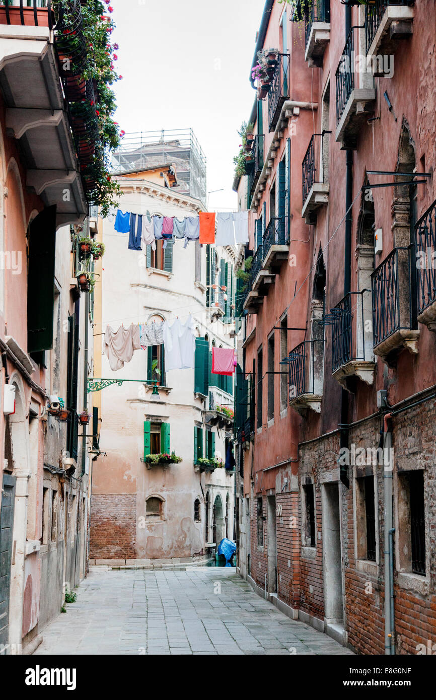 washing on a venice backstreet outside appartments Stock Photo - Alamy