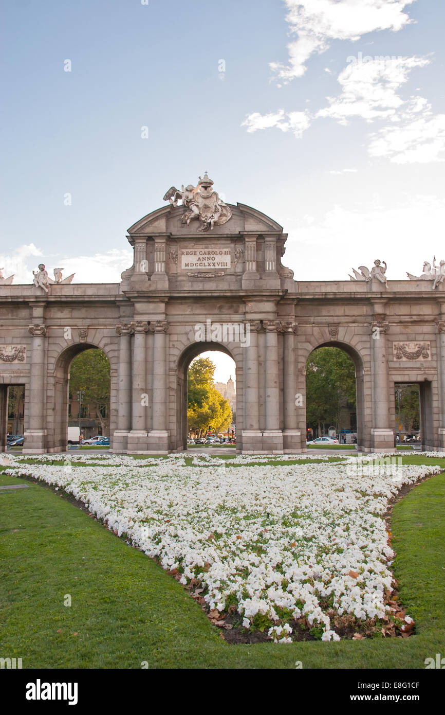 Puerta de Alcala; Alcala Gate, Madrid Stock Photo - Alamy