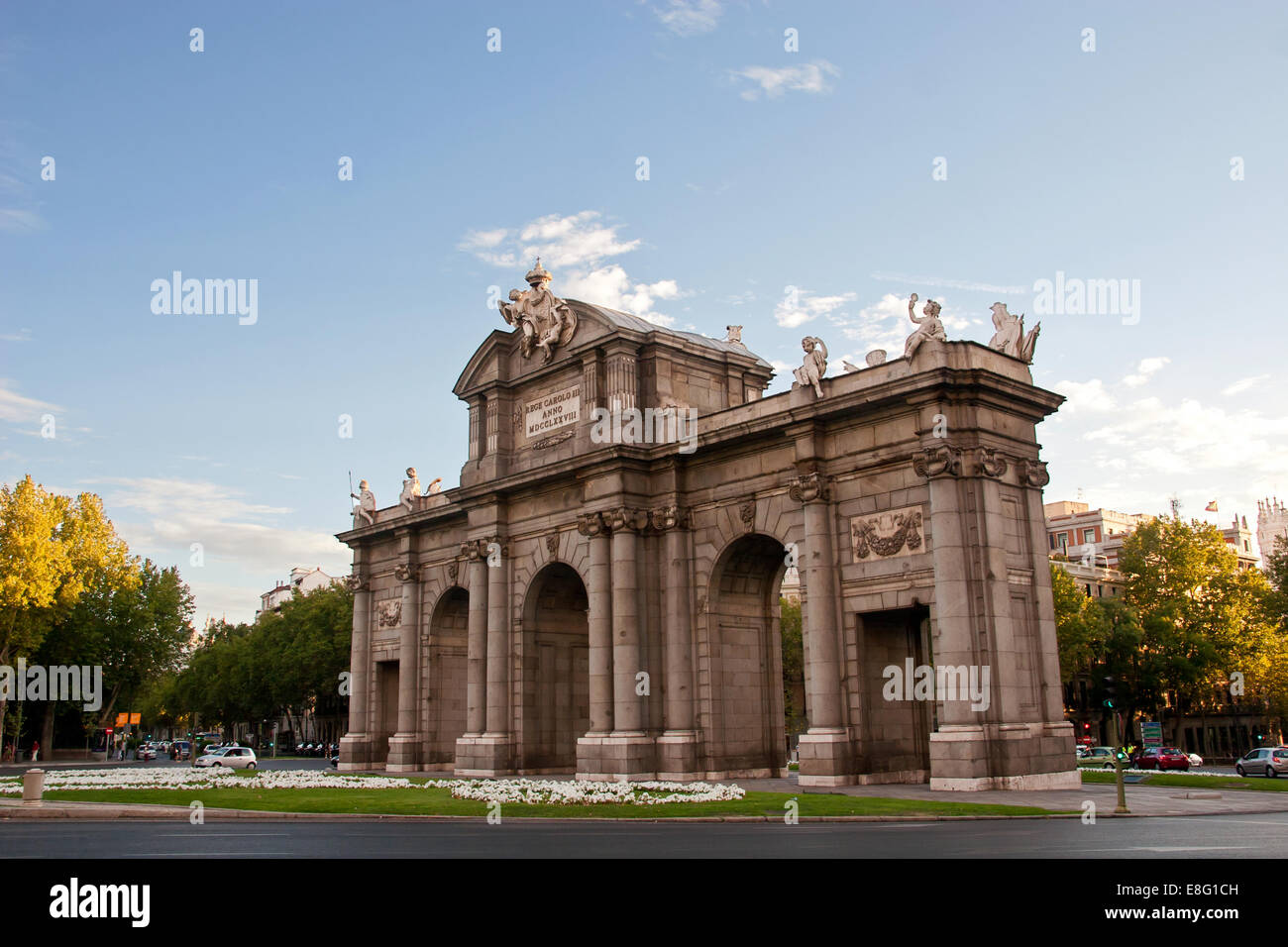 Puerta de alcala hi-res stock photography and images - Alamy
