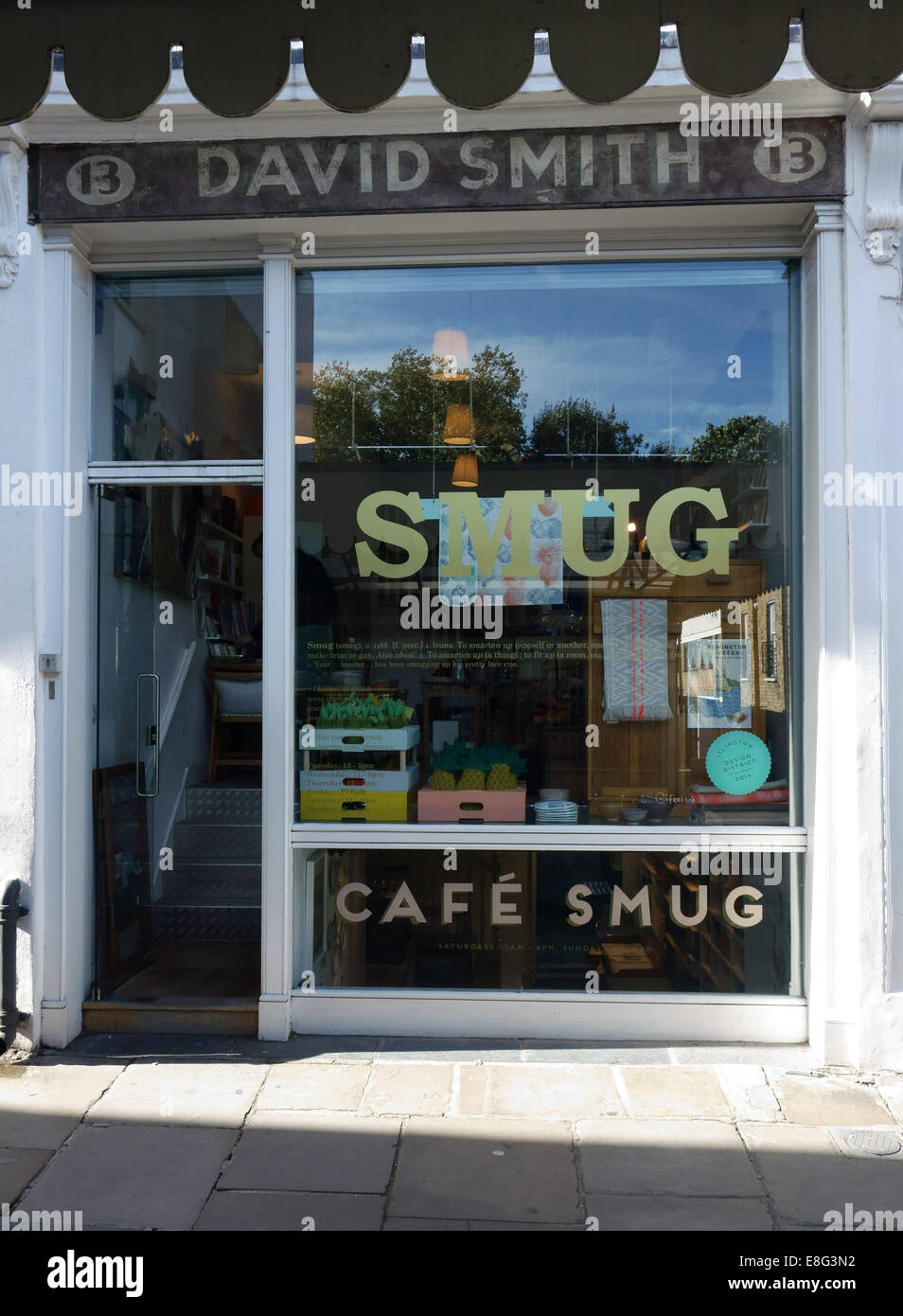 Smug hi-res stock photography and images - Alamy