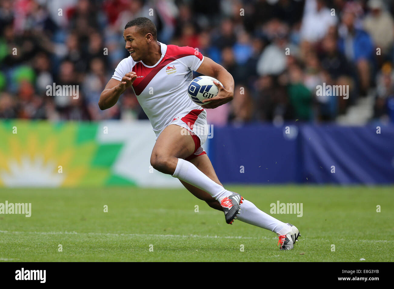 Marcus Watson (ENG) scores a try after a long solo run. Samoa v England ...