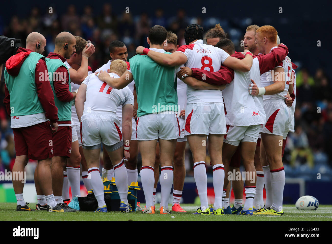The England team in a huddle. Samoa v England. - Rugby SevensIbrox ...