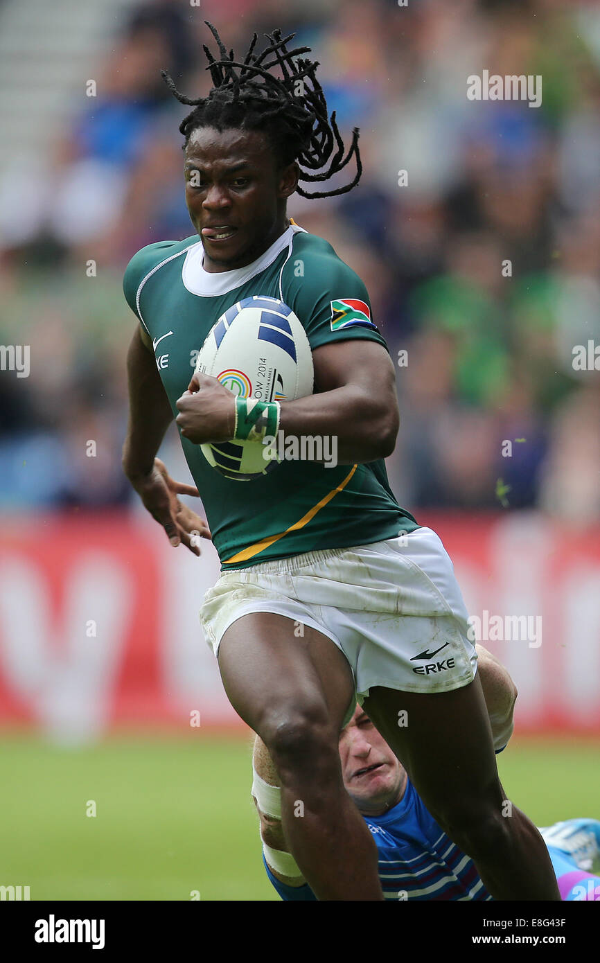 Seabelo Senatla (RSA) in action. South Africa v Scotland. - Rugby ...