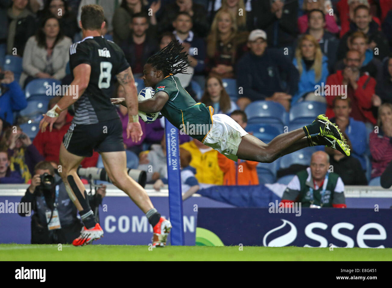 Seabelo Senatla (RSA) scores South Africa's 2nd try. South Africa v New ...