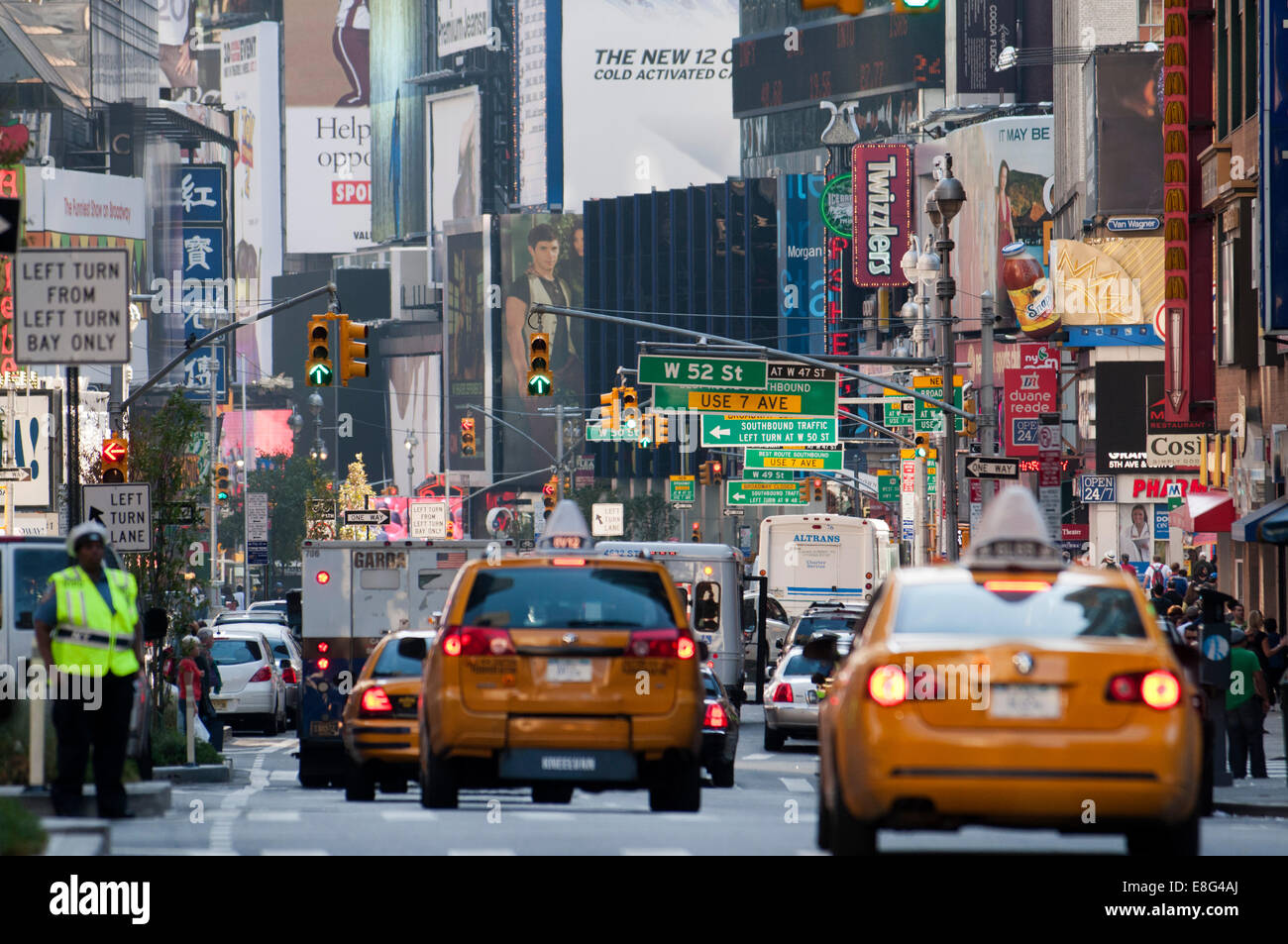 Traffic jump in Manhattan. Yellow taxis, police, Streetlife, Midtown ...
