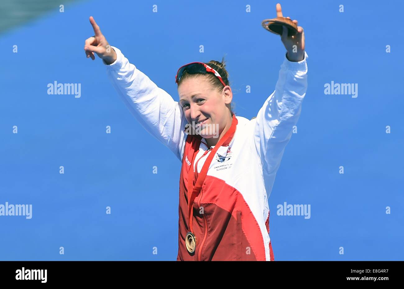 Jodie Stimpson (ENG) celebrates winning the gold medal in the Women's ...