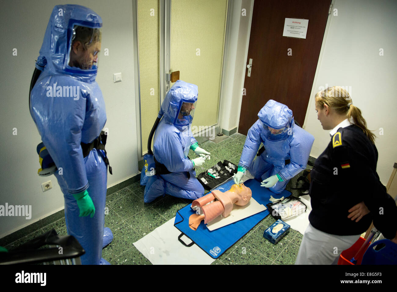 Hamburg, Germany. 07th Oct, 2014. Soldiers from the Army paramedic ...