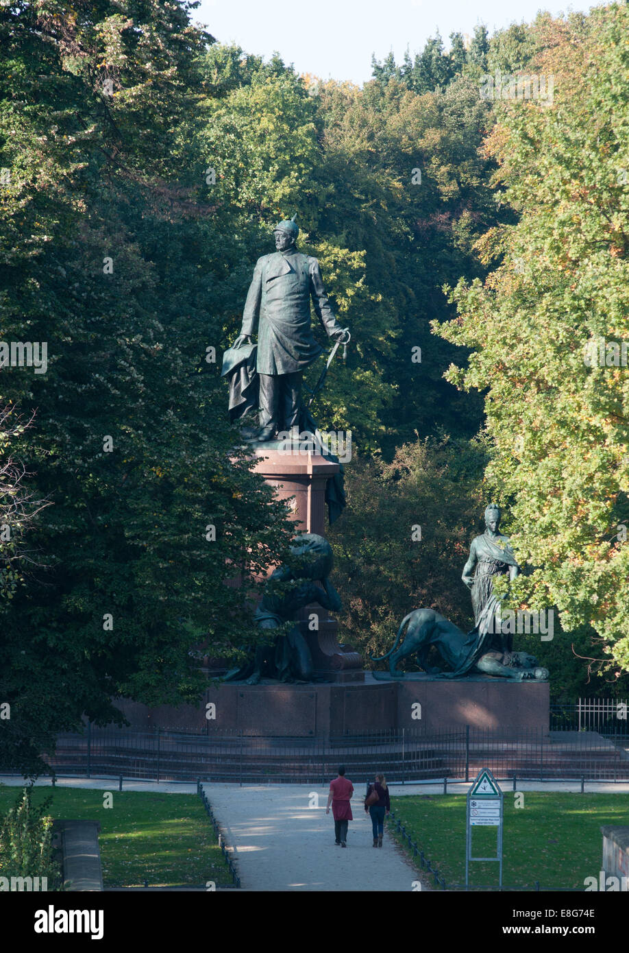 Tiergarten statue hi-res stock photography and images - Alamy
