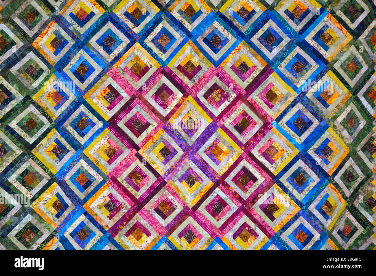 Log cabin quilt hi-res stock photography and images - Alamy