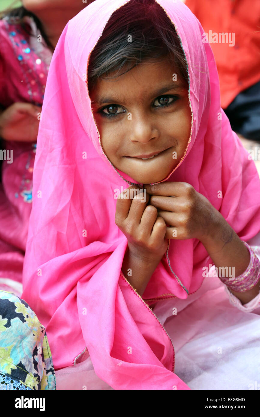 Pakistan school girl hi-res stock photography and images - Alamy