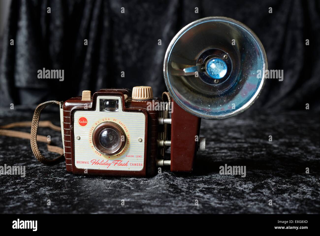Camera flash bulb hi-res stock photography and images - Alamy