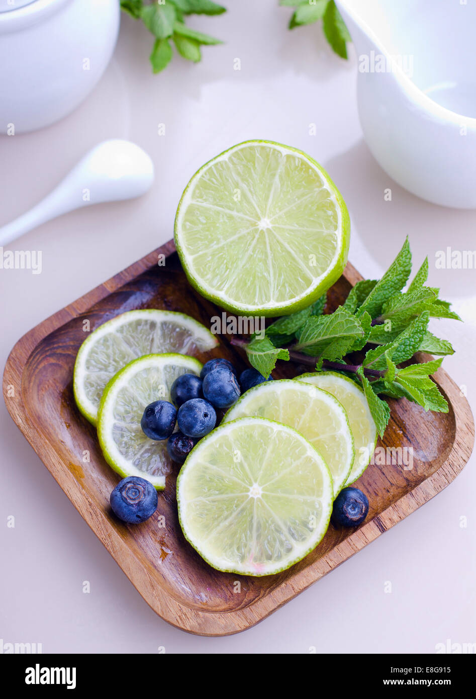 Cut lime and some fresh mint shot from above Stock Photo - Alamy