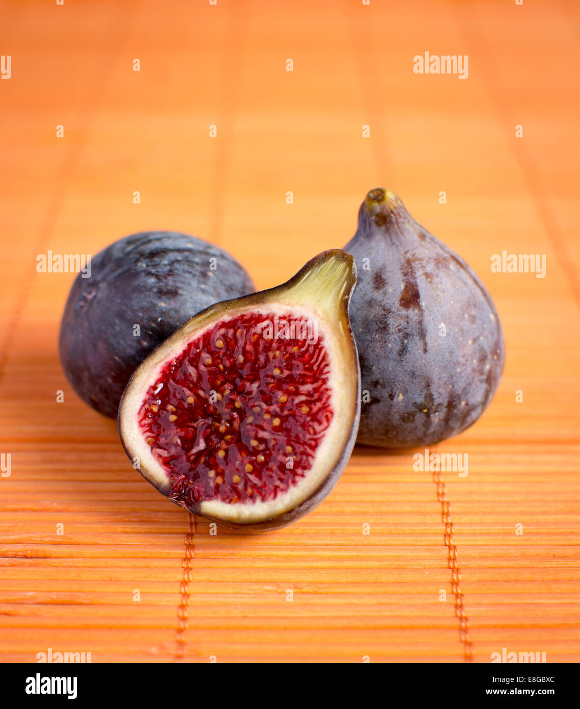 Fresh cut figs hi-res stock photography and images - Alamy