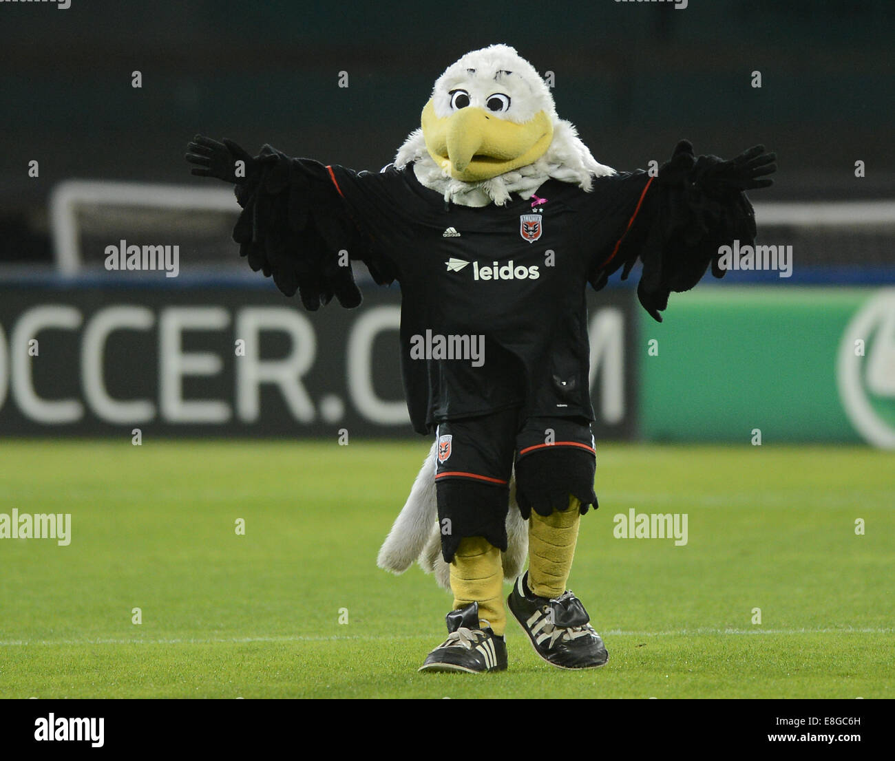 Washington, DC, USA. 3rd Oct, 2014. 20141003 - The D.C. United mascot ...