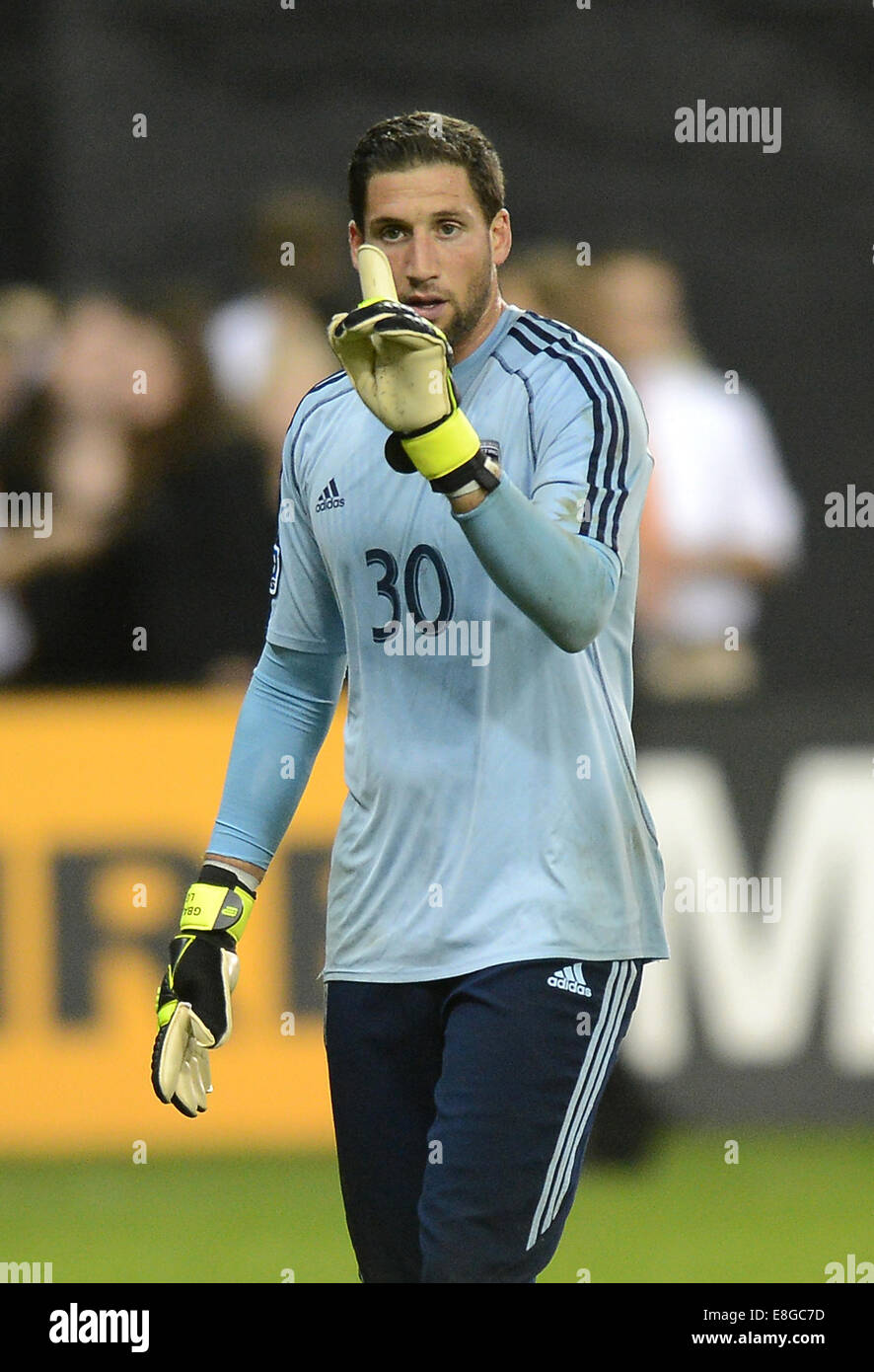 Washington, DC, USA. 3rd Oct, 2014. 20141003 - Sporting KC goalkeeper ...