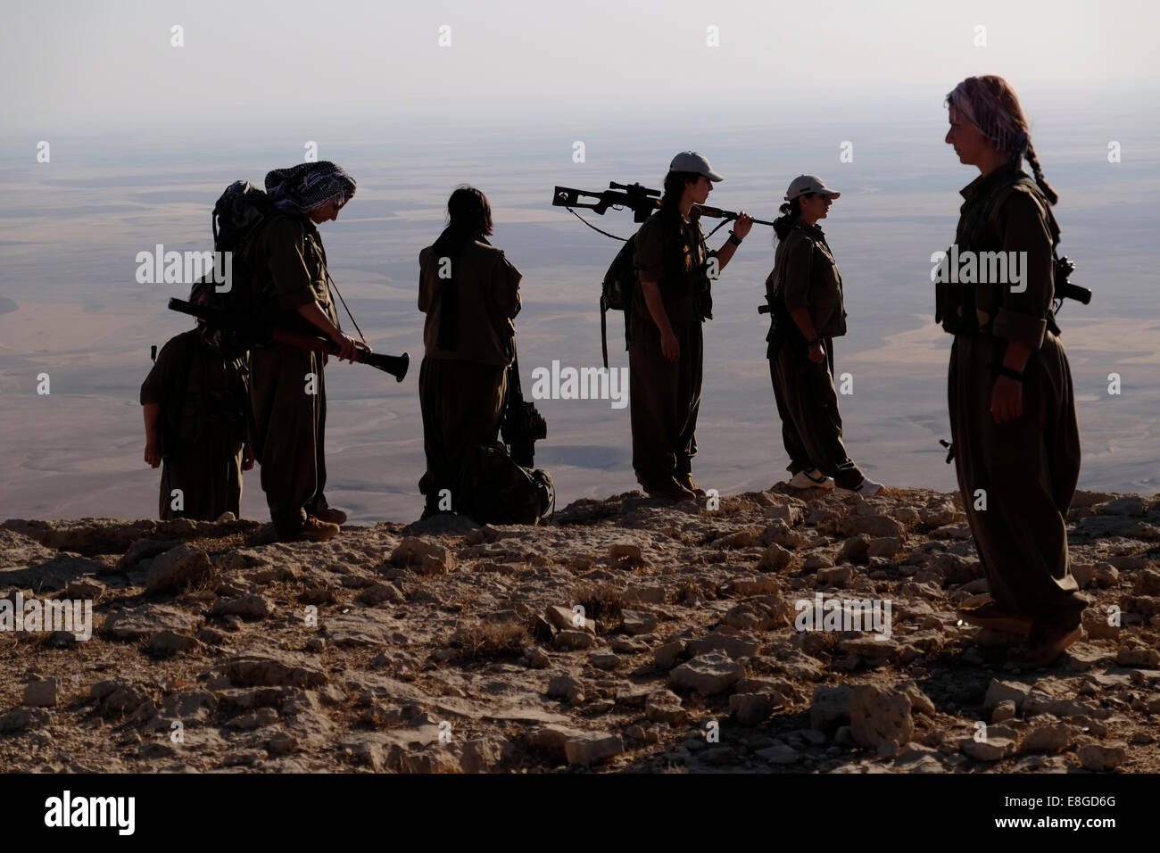 Kurdish female fighter hi-res stock photography and images - Alamy