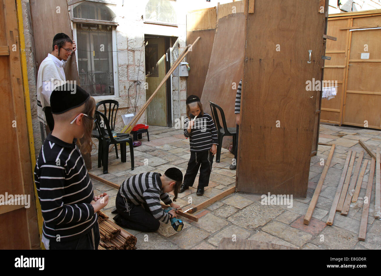 Sukkot booth hi-res stock photography and images - Alamy